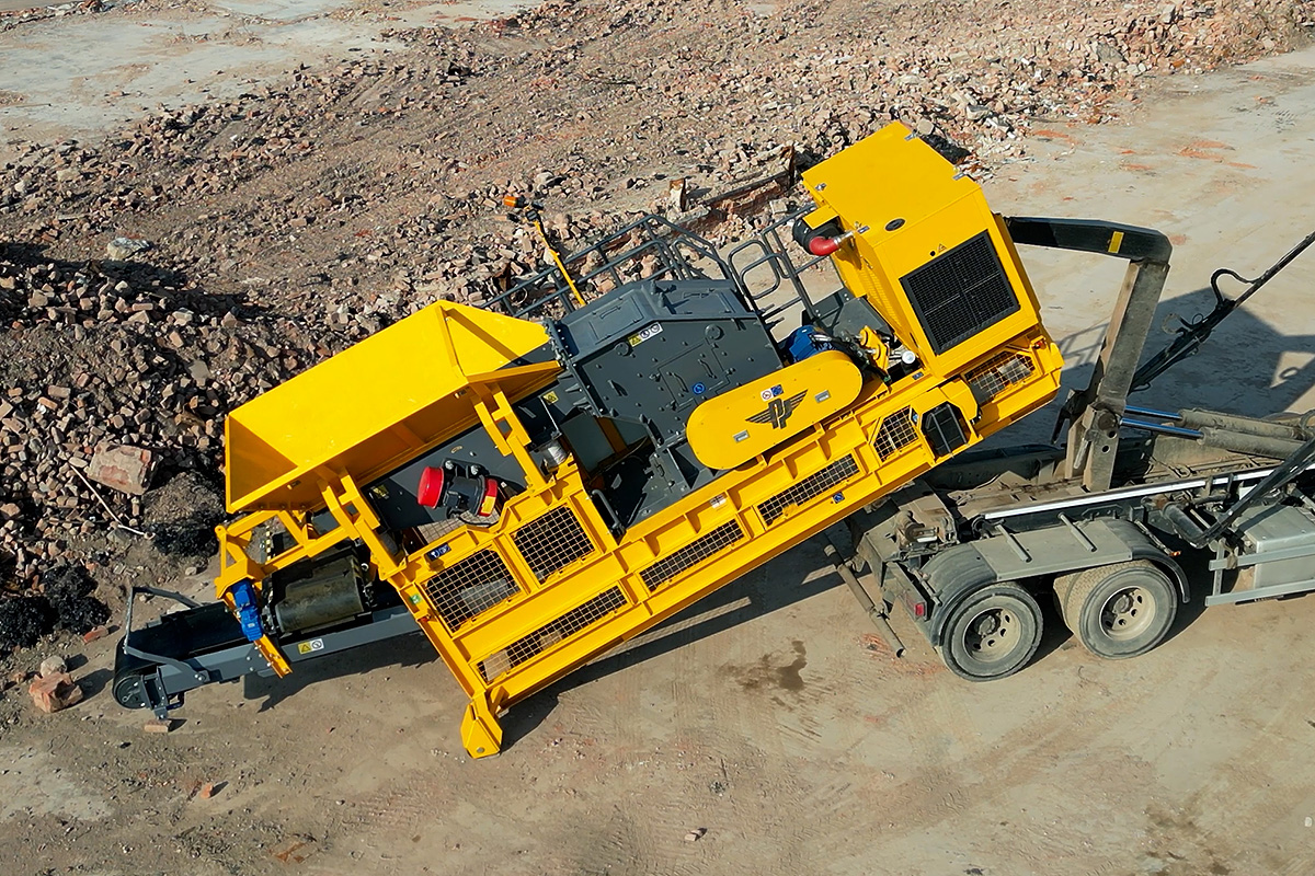 New Transportable Hook-Lift Impact Crusher
